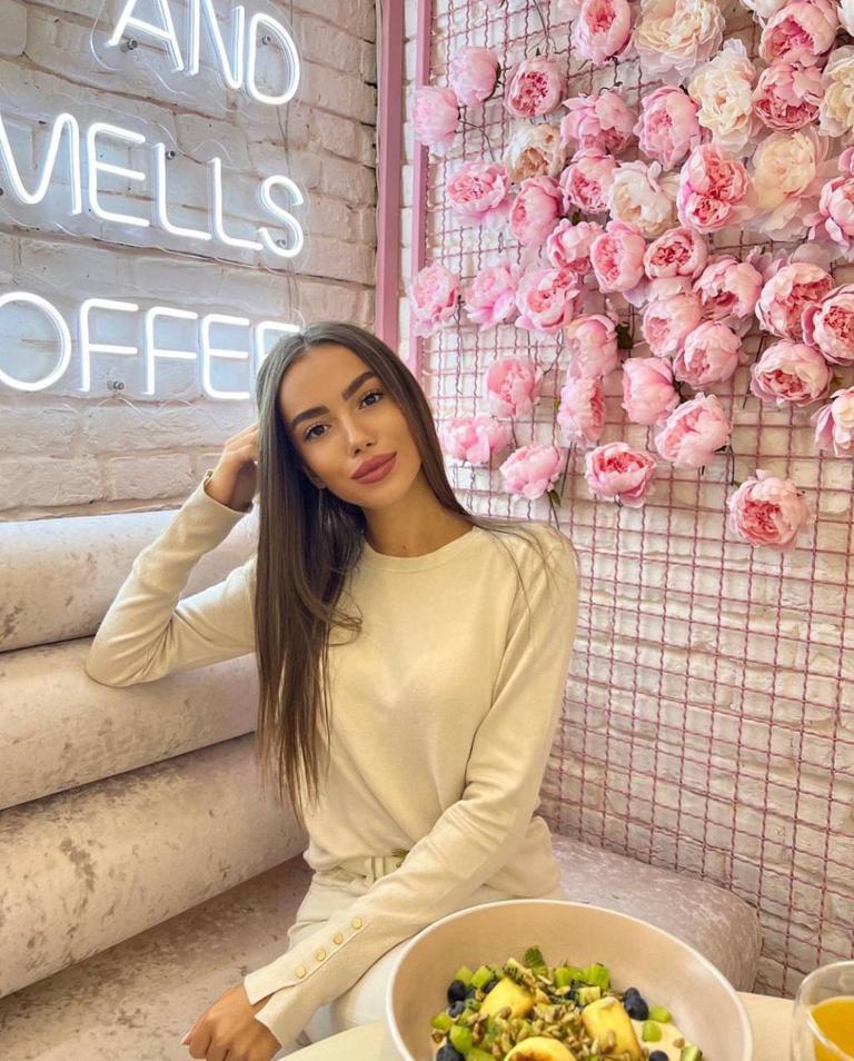 alina, 24 года, Москва - ищет спонсора, любовника, богатого мужчину #32277